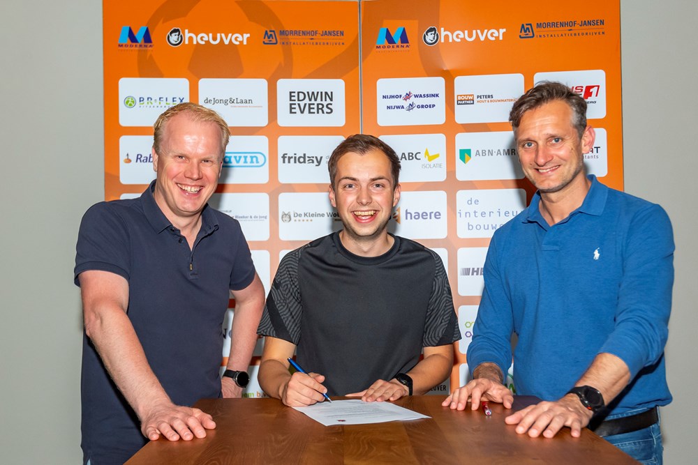 Trainers selectieteams seizoen 2024 - 2025 tekenen contracten - HHC ...