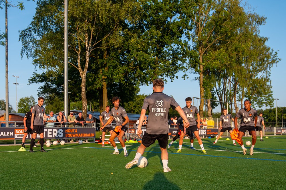 HHC trapt voorbereiding af onder nieuwe trainer Van der Weij - HHC ...