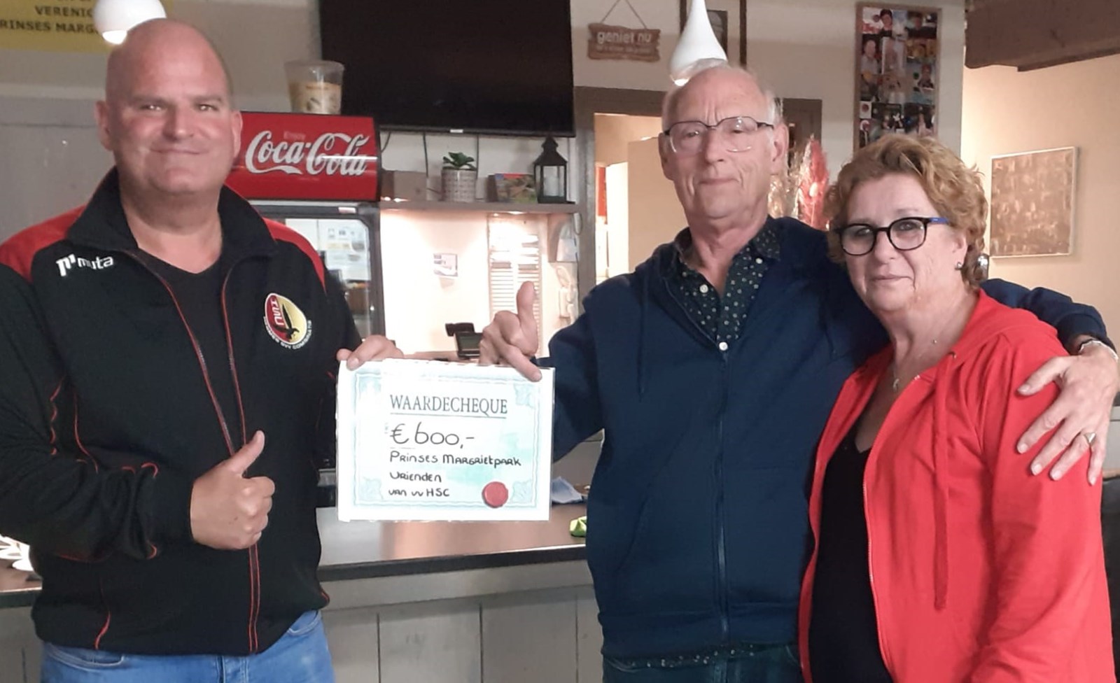 Vrienden van HSC overhandigen waardecheque aan wijkcentrum ‘t ...