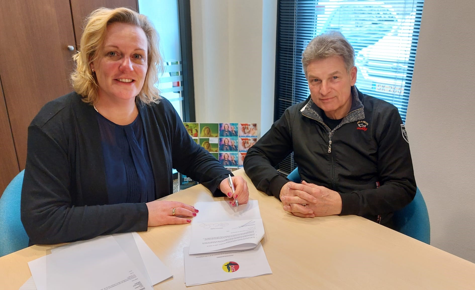 Notariaat De Poel nieuwe bordsponsor HSC! - vv HSC