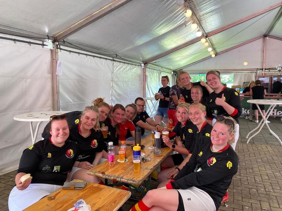 Dames pakken 1e plek bij toernooi in Harkstede! - vv HSC