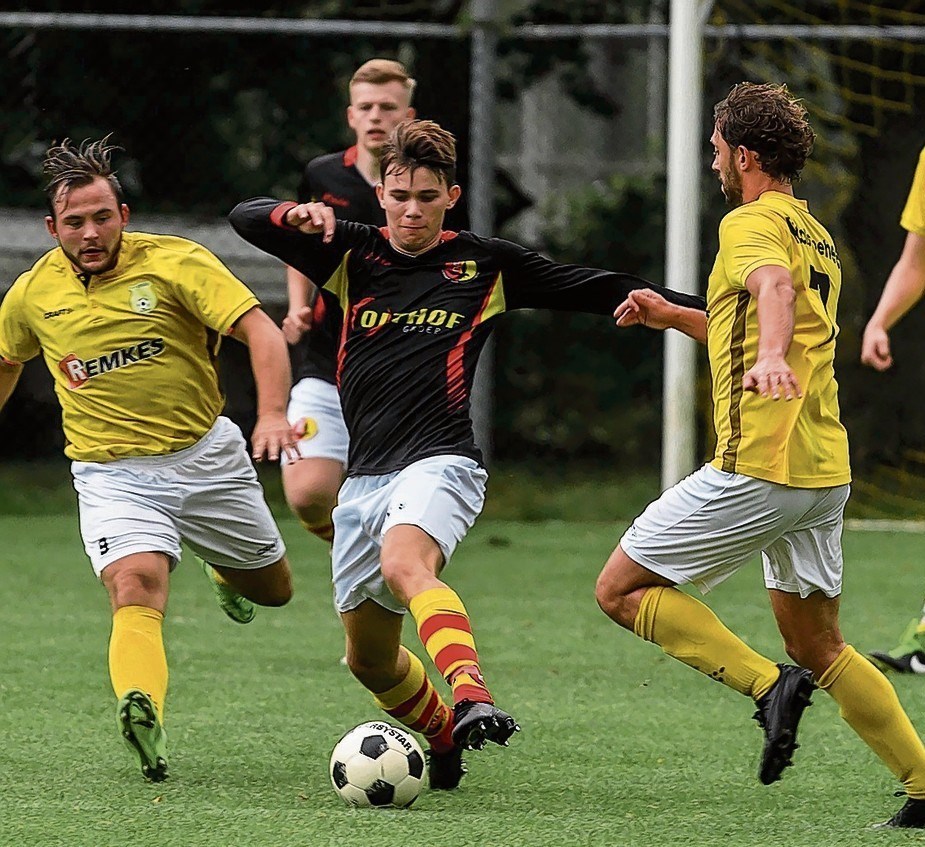 Oud eerste elftal voetballer Niels Hartman bij selectie Gibraltar tegen ...
