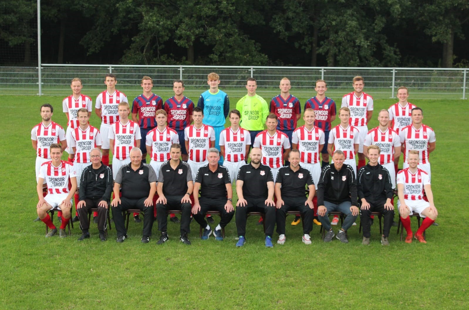 Teamfoto Heeg 1 + Heeg 2 - Voetbalvereniging Heeg