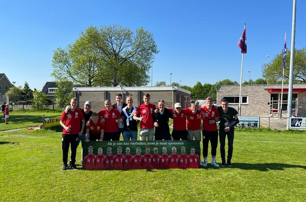 Ludieke nieuwe bordsponsor - Voetbalvereniging Heeg
