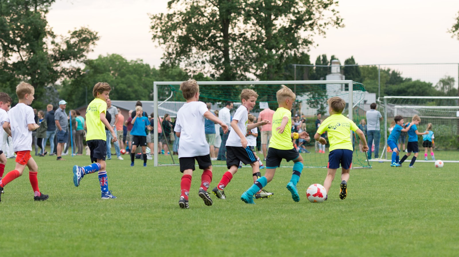 Bumet Schoolvoetbaltoernooi - RKSV Heeze