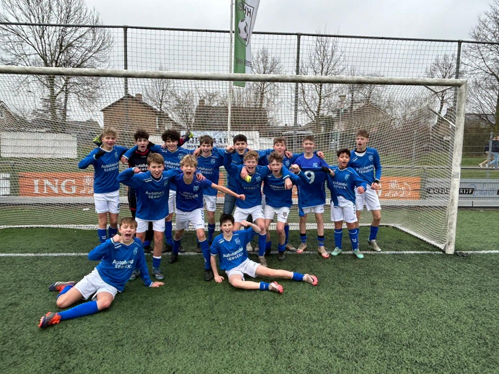 JO15-1 toont karakter!! - vv Helden