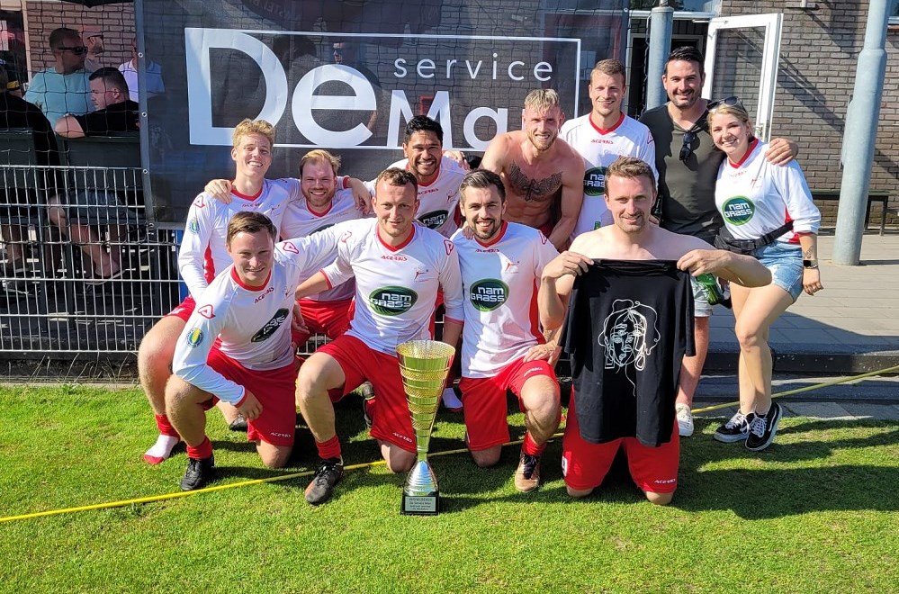 Namgrass wint De Service Man Bedrijventoernooi - Voetbalvereniging Heukelum