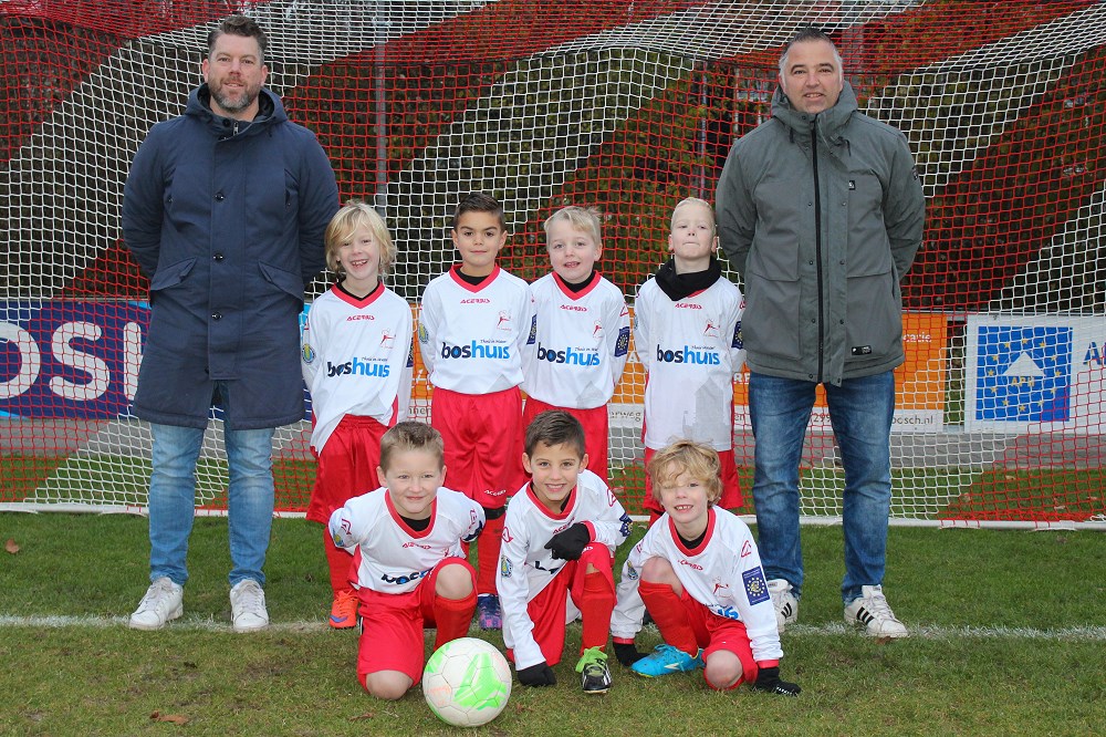 Nieuwe tenues JO7 - Voetbalvereniging Heukelum