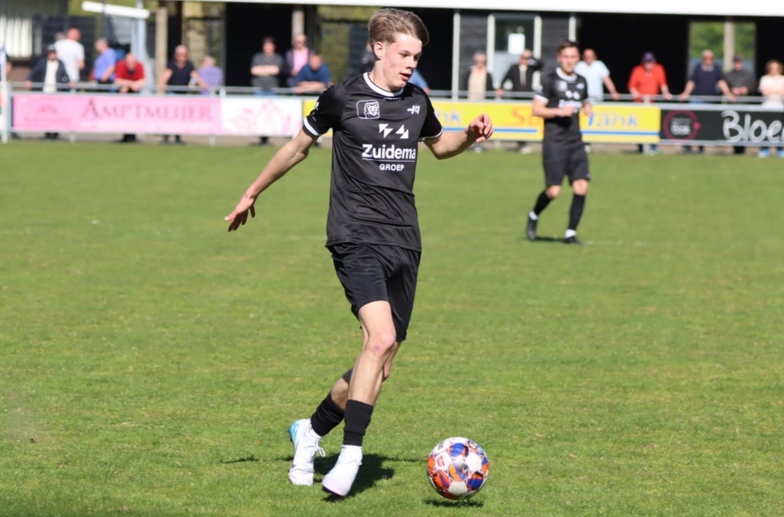 Aiden Post maakt debuut - Officiële website Voetbalvereniging Hoogeveen