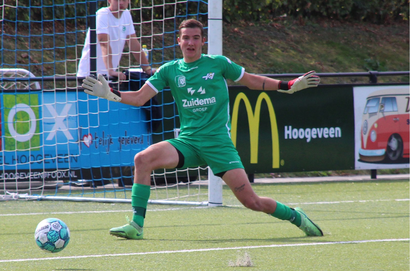 Zestal spelers langer bij Hoogeveen zondag - Officiële website ...
