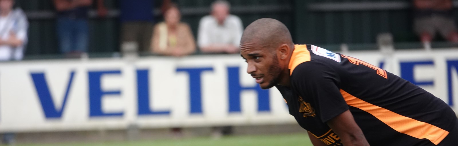 Fallou Fall ook volgend seizoen in rood en wit - Hoogstraten VV