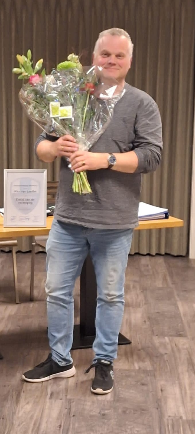 Wim van Lenthe erelid VV Hoonhorst (met terugblik jaarvergadering) - VV ...