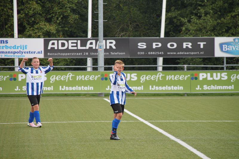 de eerste wedstrijd - IJFC