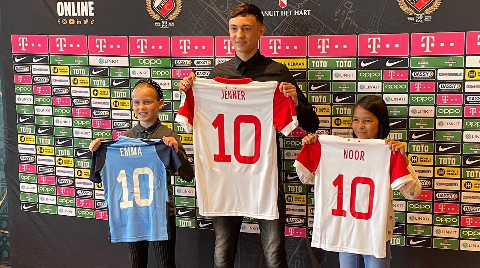 Ivar Jenner tekent eerste profcontract - IJFC