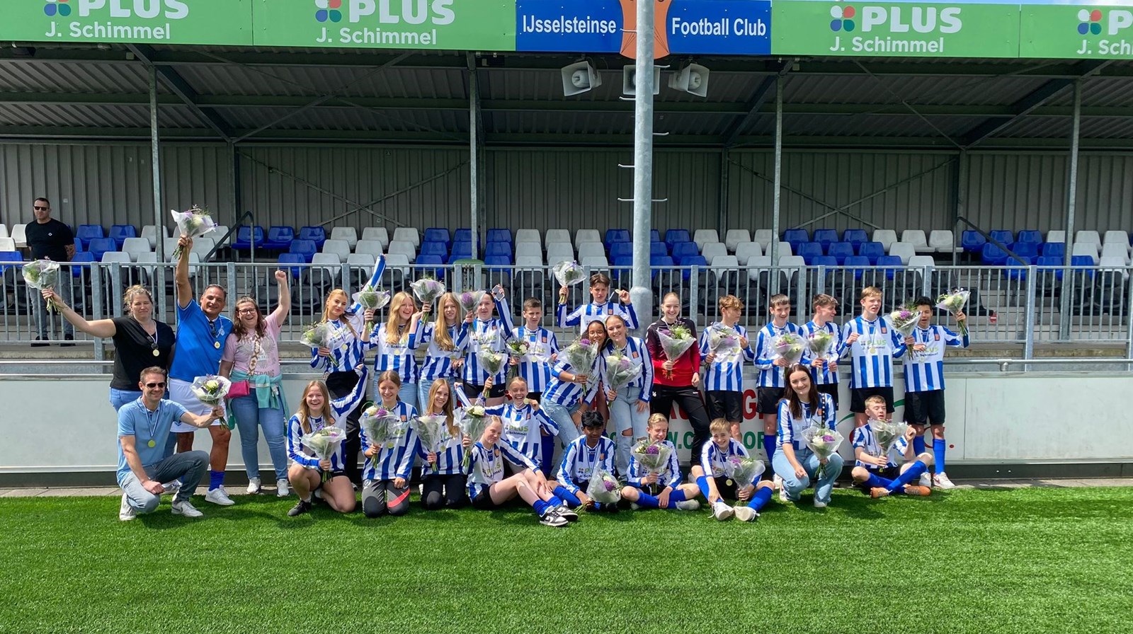 Huldiging kampioenen! - IJFC