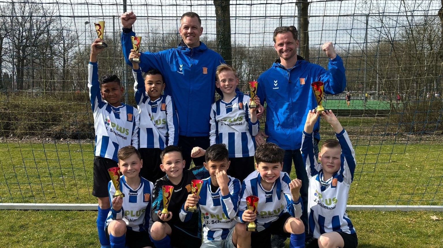 IJFC JO10-2 promoveren naar de Hoofdklasse! - IJFC