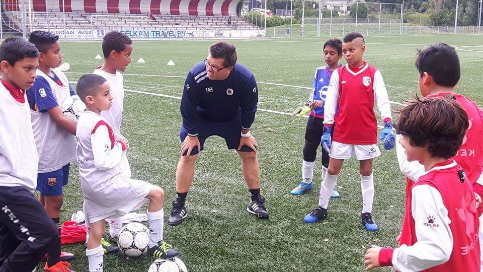 "Zorg dat er tempo in je training zit" zegt Marco van Lochem (Excelsior ...