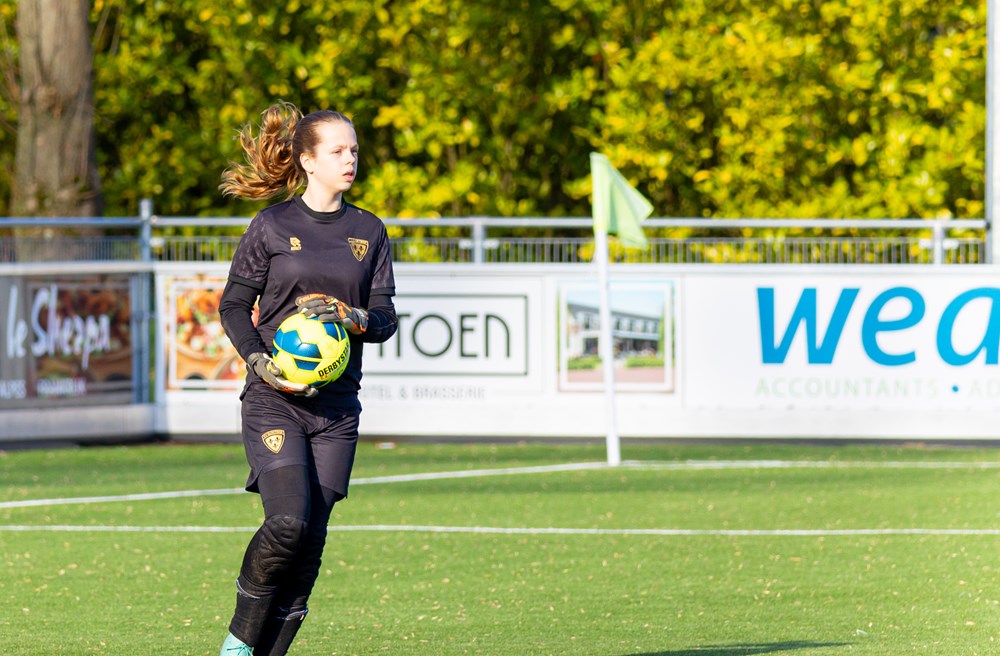 Isabelle en Rubin op stage naar een BVO - VV Kloetinge