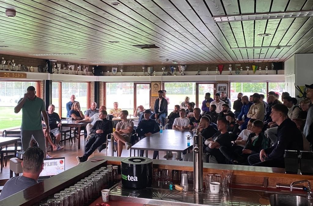 Druk bezochte bijeenkomst selectie - HVV Laakkwartier