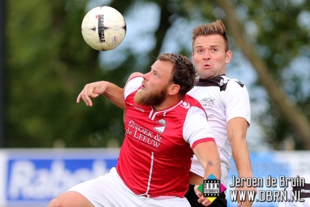 Captain Mark Steenbeek blijft ook komend seizoen bij Leerdam Sport’55 ...