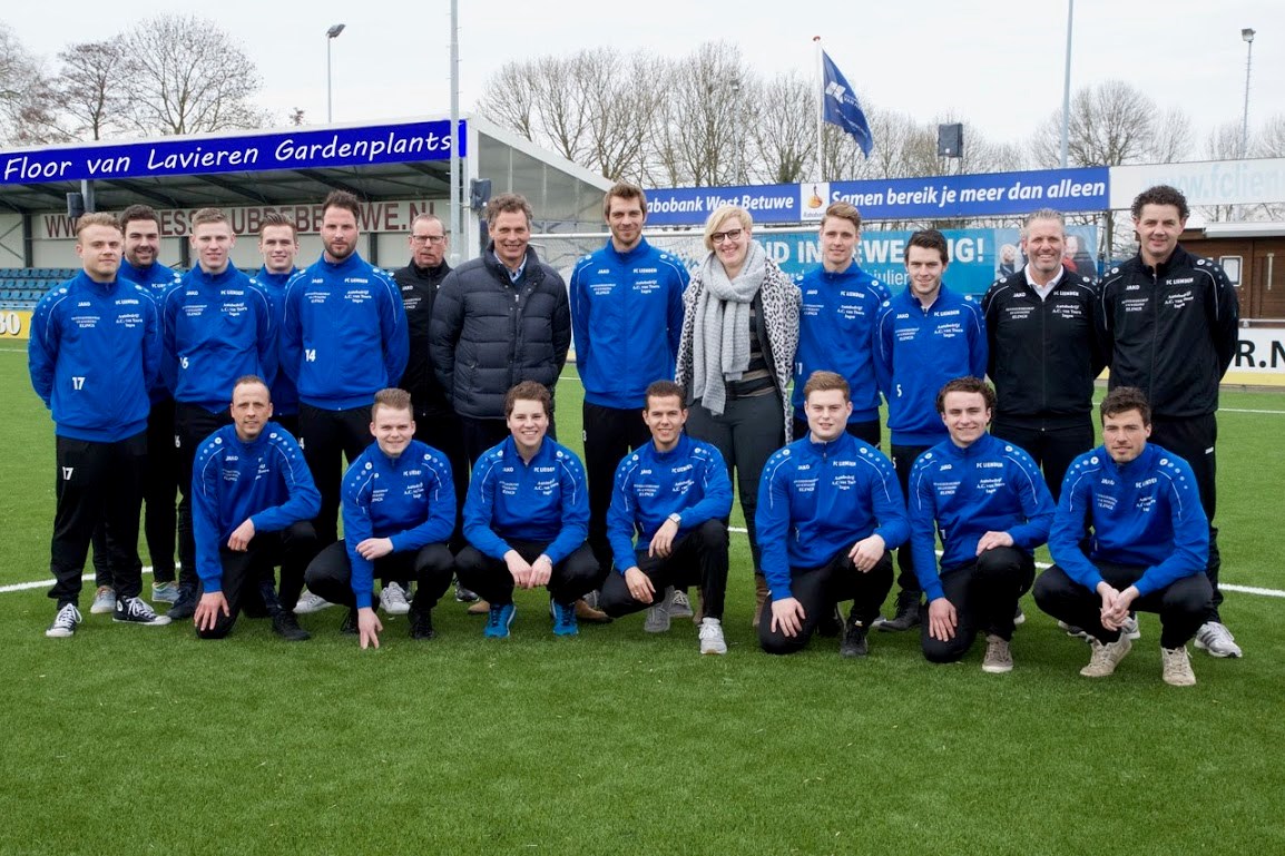Presentatiepakken voor FC Lienden zat 1. - Lienden