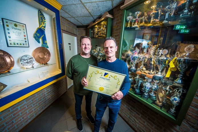 Rob de Groot is nu erelid van Luctor in Almelo: ‘Heb een blauw-geel ...