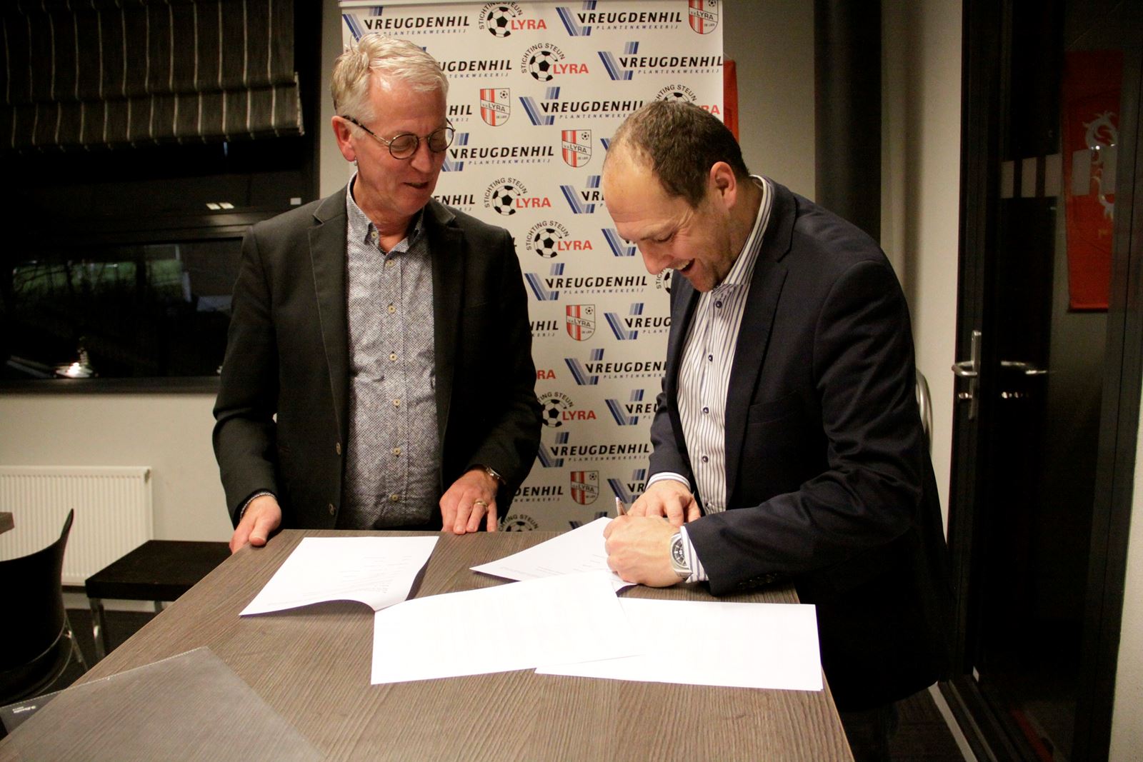Contract tussen vv LYRA en Ramon Hageraats officieel bekrachtigd - v.v ...