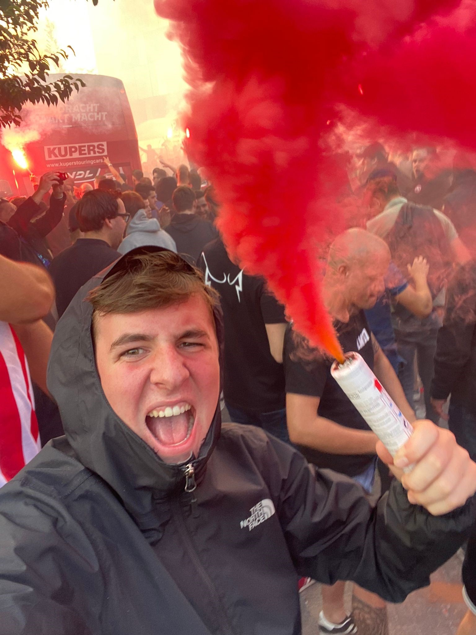 MAURIK CASUALS FAN CLUB - Voetbalvereniging sv-MEC'07