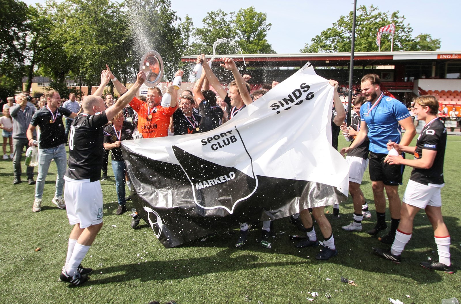 Sportclub Markelo kampioen in 3e Klasse D, promotie naar 2e Klasse ...