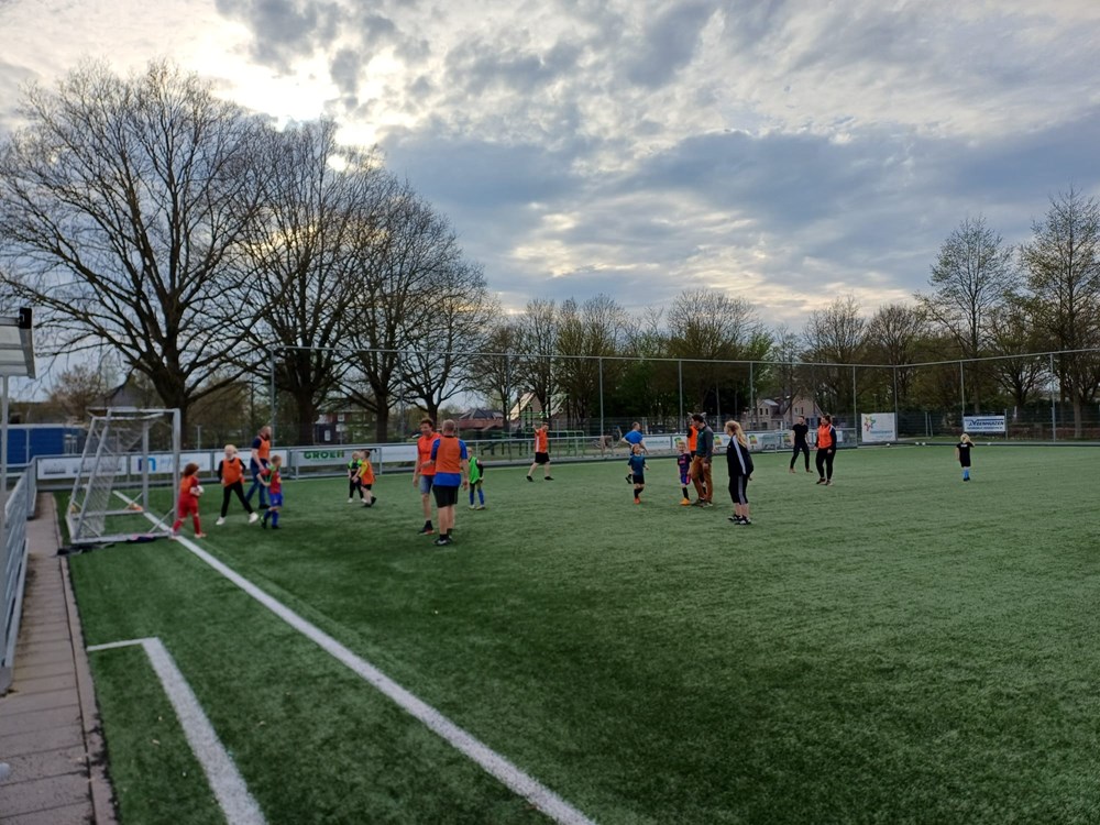 Opentrainingsmaand bij Marum: samen het veld op in april - sv Marum