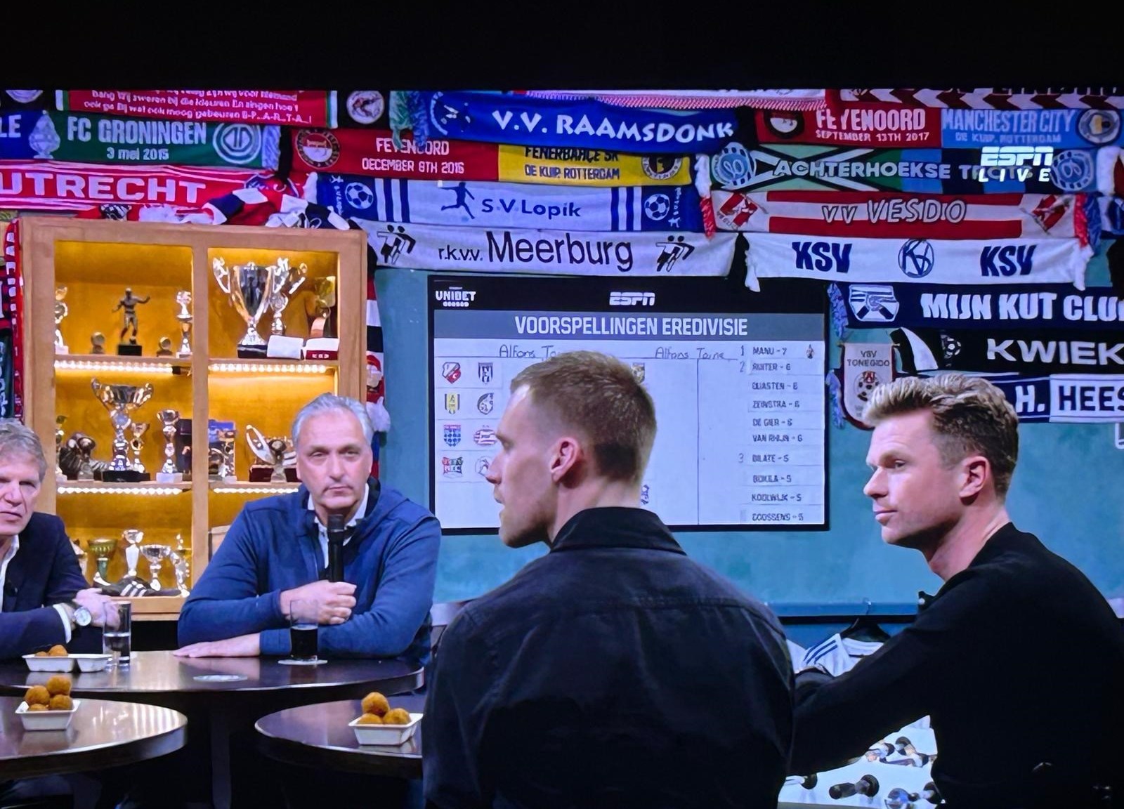 MEERBURG SJAAL OP TV - Meerburg