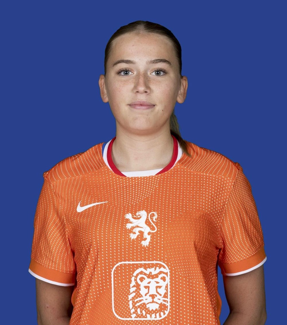 Van Meerburg naar Oranje: Fenja van Dam schrijft clubgeschiedenis ...