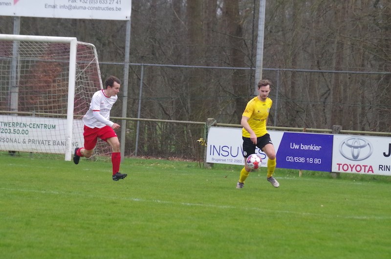 Spetsers slepen punt uit de brand - K Merksplas SK