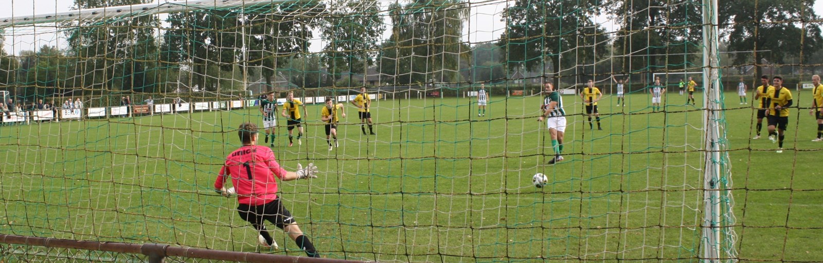 Meterik 1 voor het eerst actief op 't nieuwe hoofdveld - RKSV Meterik
