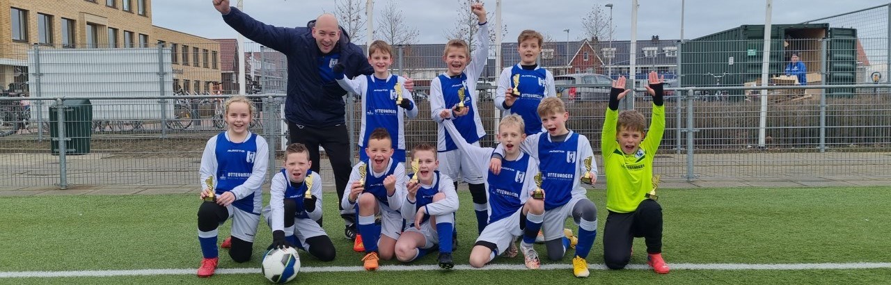 Kampioenen JO11-1 gehuldigd!! - v.v. Moerkapelle