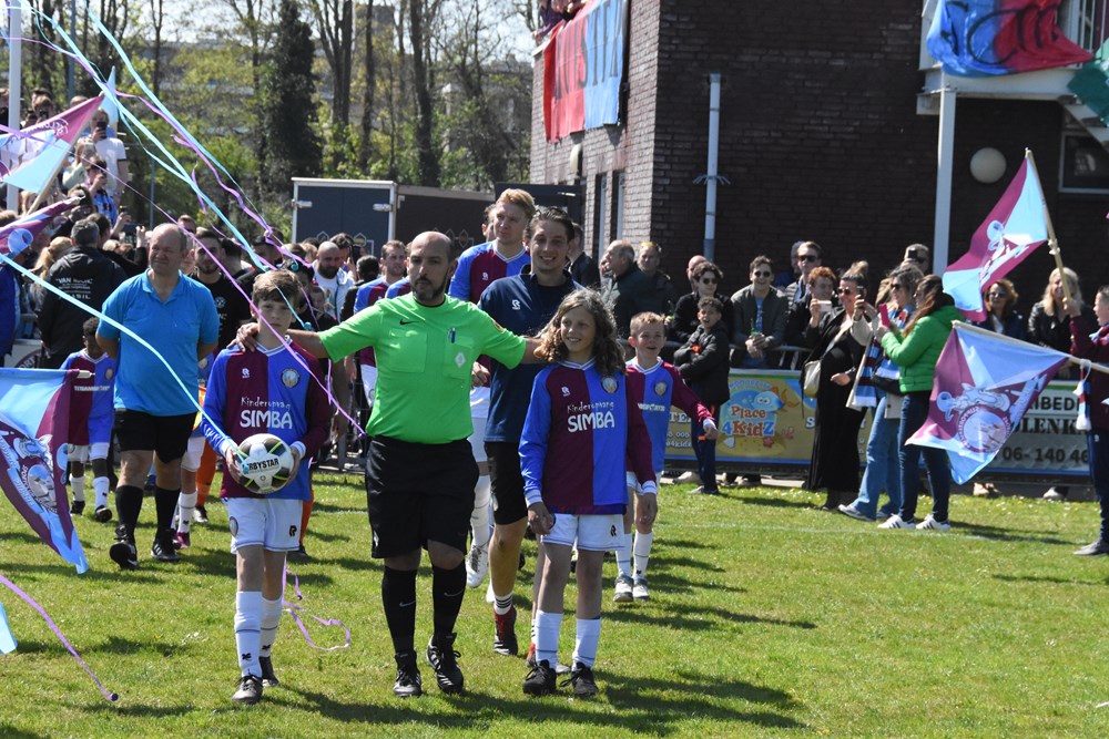 Sportclub Monster oppermachtig - Sportclub Monster