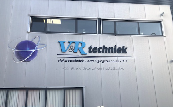 V&R Techniek breidt haar sponsorcontract uit - Sportclub Monster