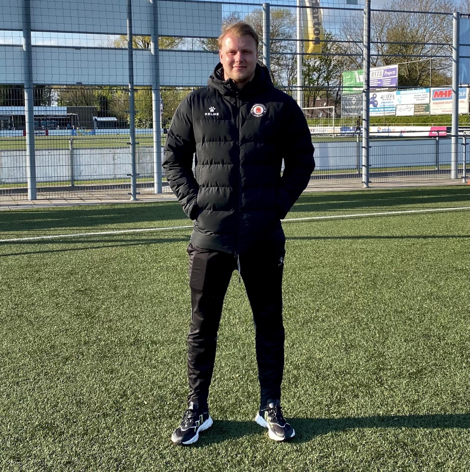 Leer de trainer kennen...............Tom den Boer - v.v. Nieuwenhoorn