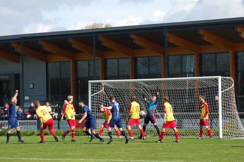 Van Nispen eindelijk naar zege - Van Nispen