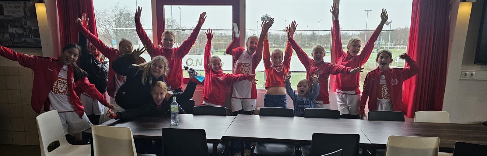 MO13-1 ONGESLAGEN KAMPIOEN! - ONA53