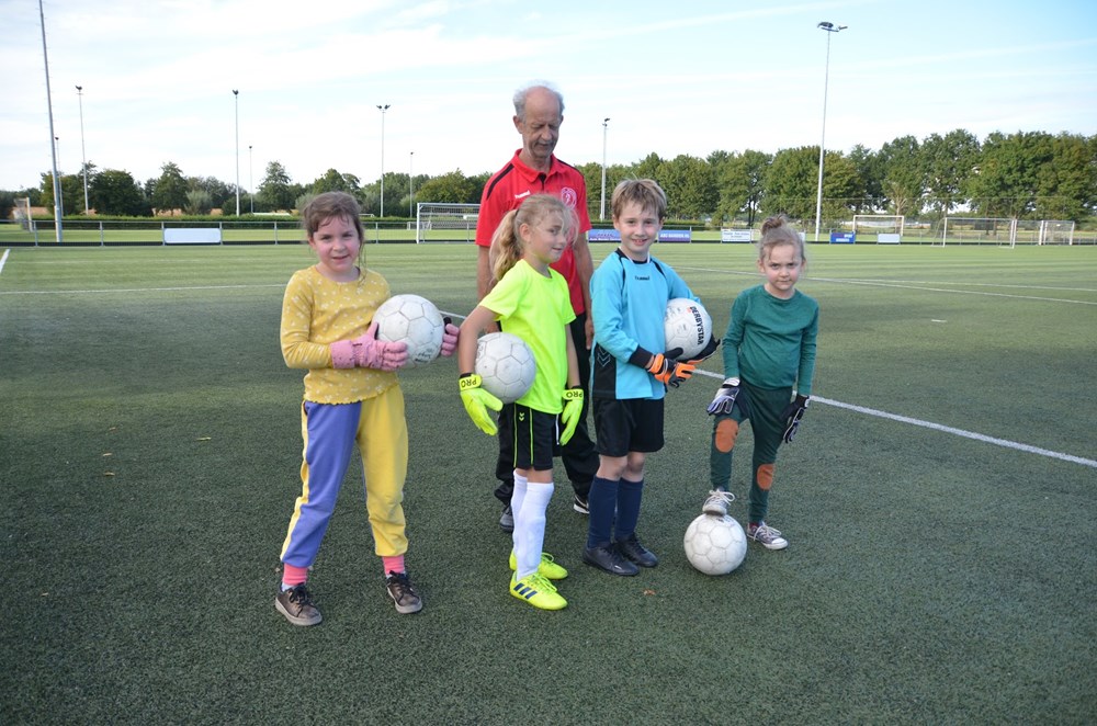 BERT DEN HERTOG WEER ACTIEF ALS KEEPERSTRAINER - ONA53