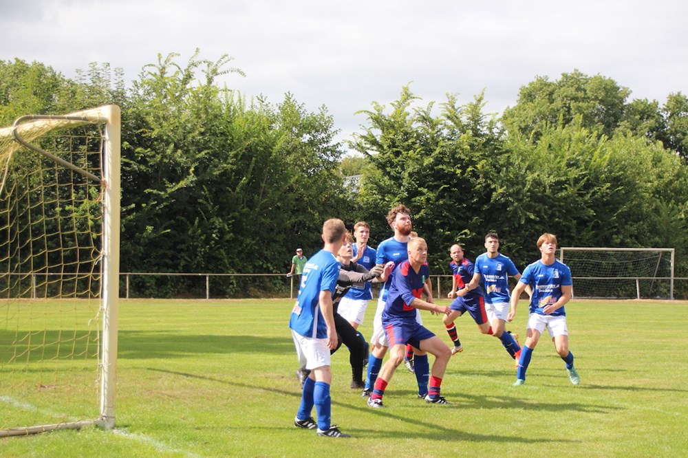 Foto-impressie van het voetbaltoernooi van Harkema Opeinde op 27 ...