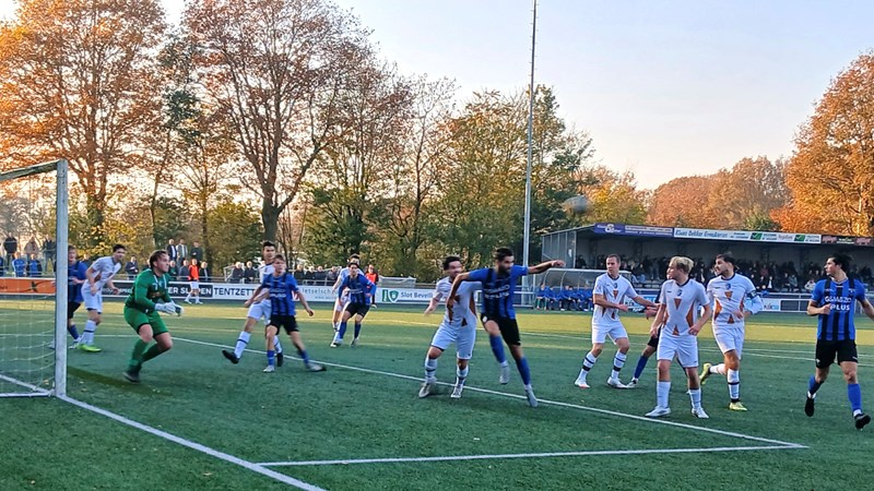 FC Ommen verlengt in Zuidwolde contract op 2-2 - FC Ommen