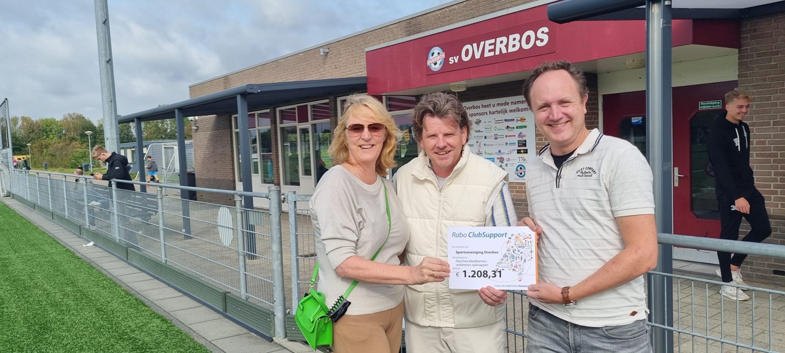 Dikke Cheque van Rabo Clubsupport - OverbosWEB