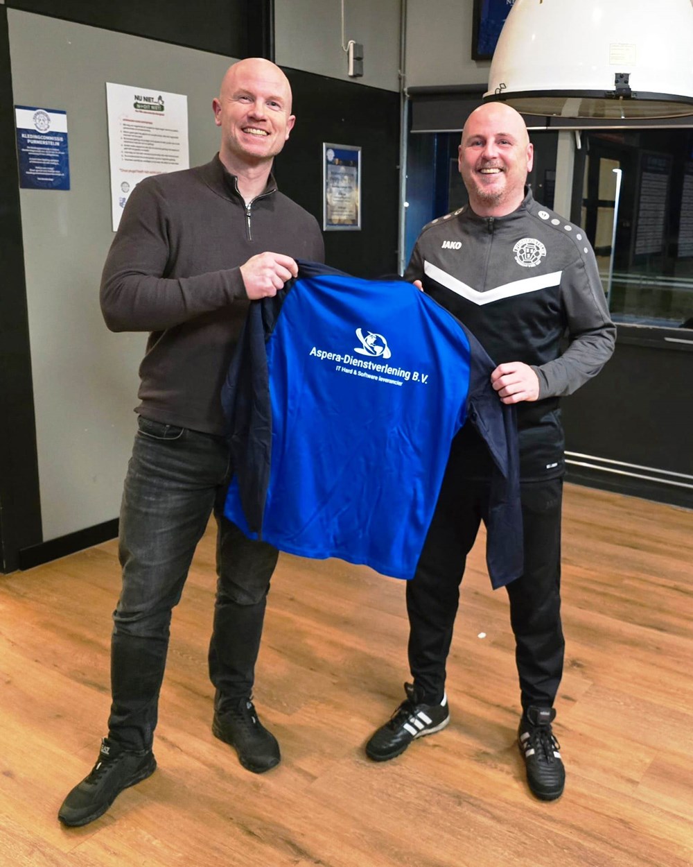 Aftrap 2e seizoenshelft en trainingspakken uitgereikt - VPV Purmersteijn