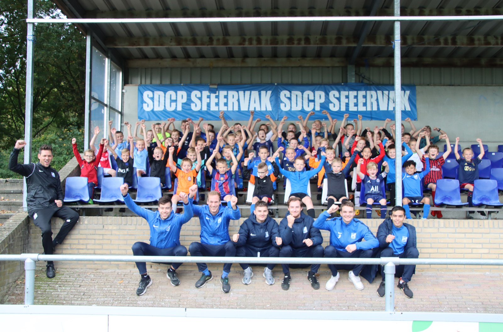 Jeugdvoetbaldag, georganiseerd door A-selectie, groot succes! - SDC Putten