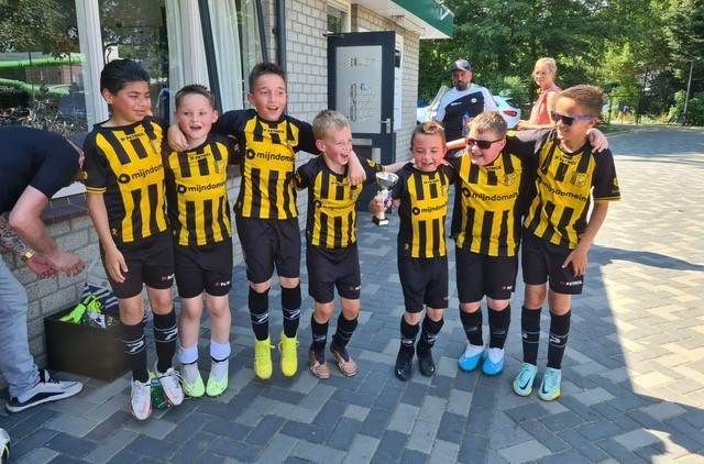 RAS JO10-2 wint RVVH Toernooi - Hvv RAS