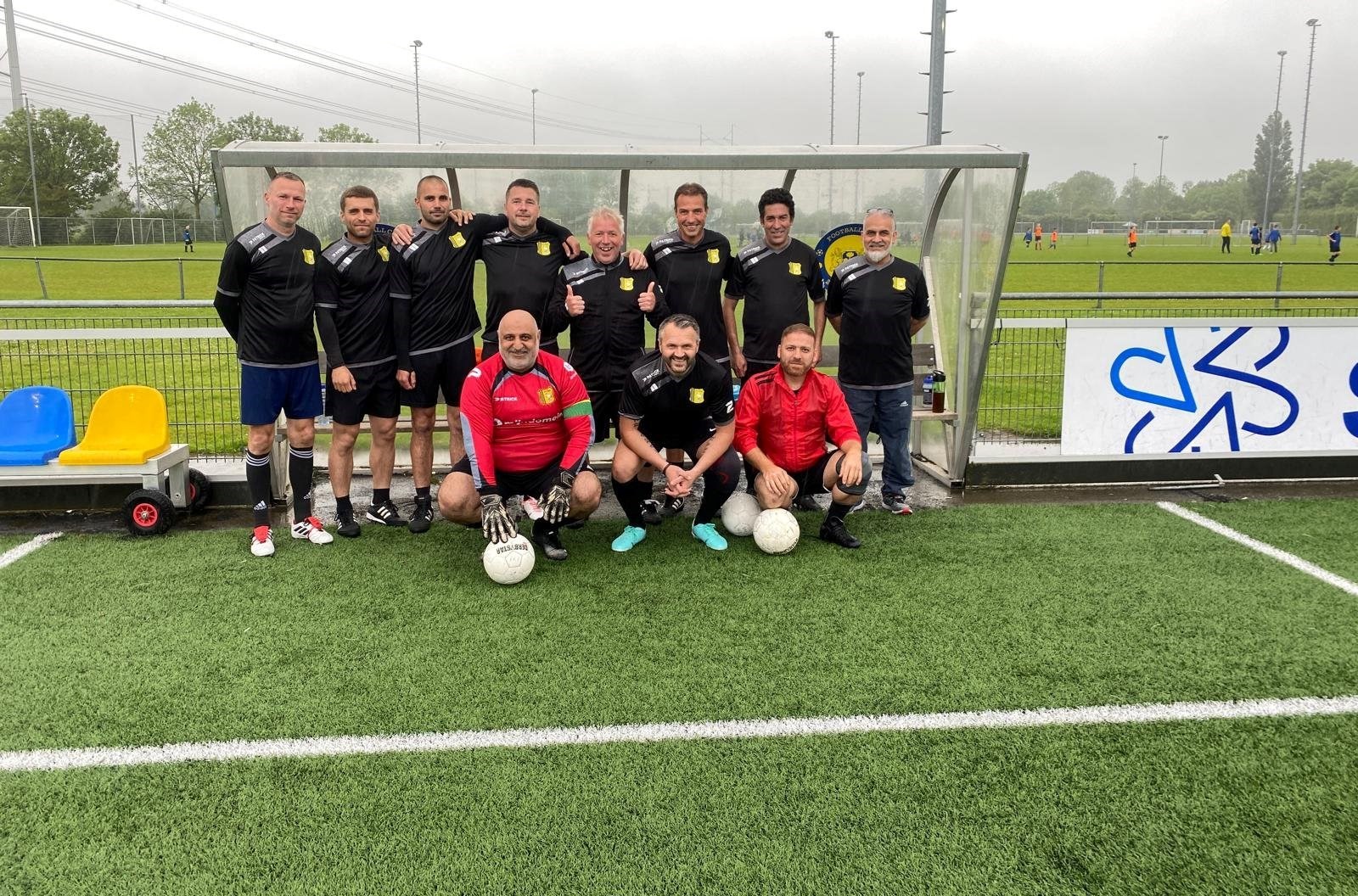 7 tegen 7-Veteranen sluiten seizoen af als kampioen! - Hvv RAS