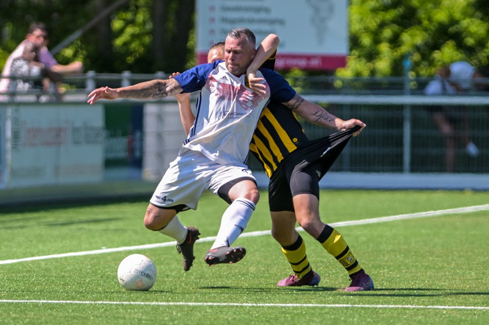 Na enerverende thriller: RAS degradeert naar vijfde klasse - Hvv RAS