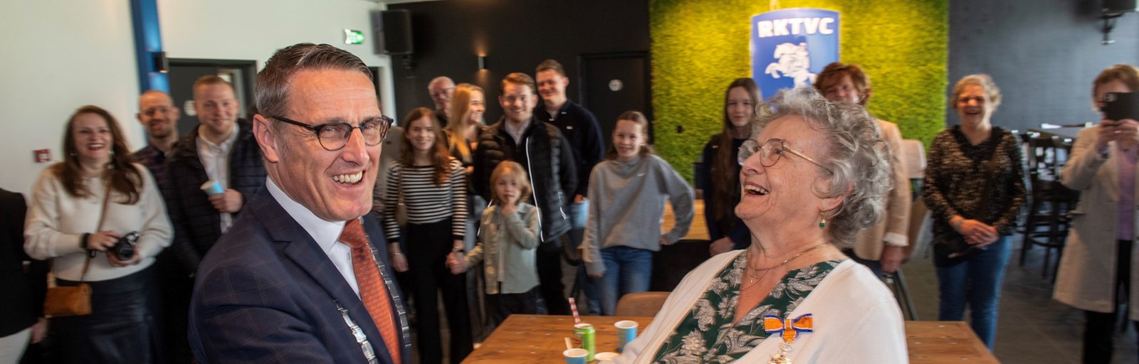 Koninklijke onderscheiding 🎖️ voor Evi Visee - RKTVC